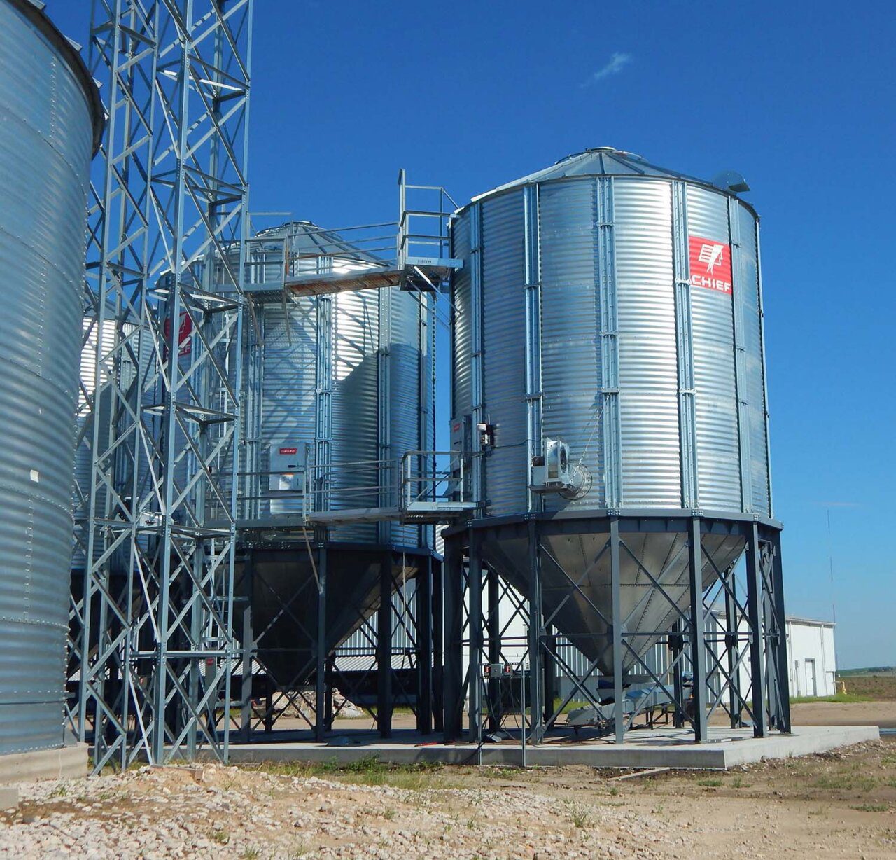 Hopper Tanks - Chief Agri
