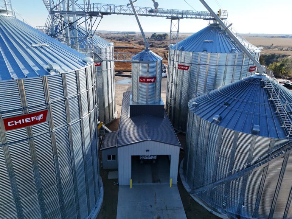 What is a Grain Hopper and How Does It Work? - Chief Agri